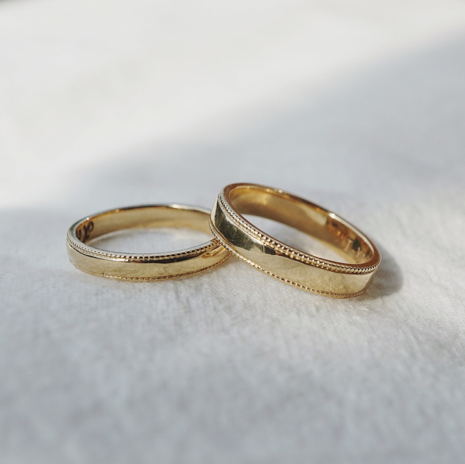 BORDER WEDDING RING – CROWN