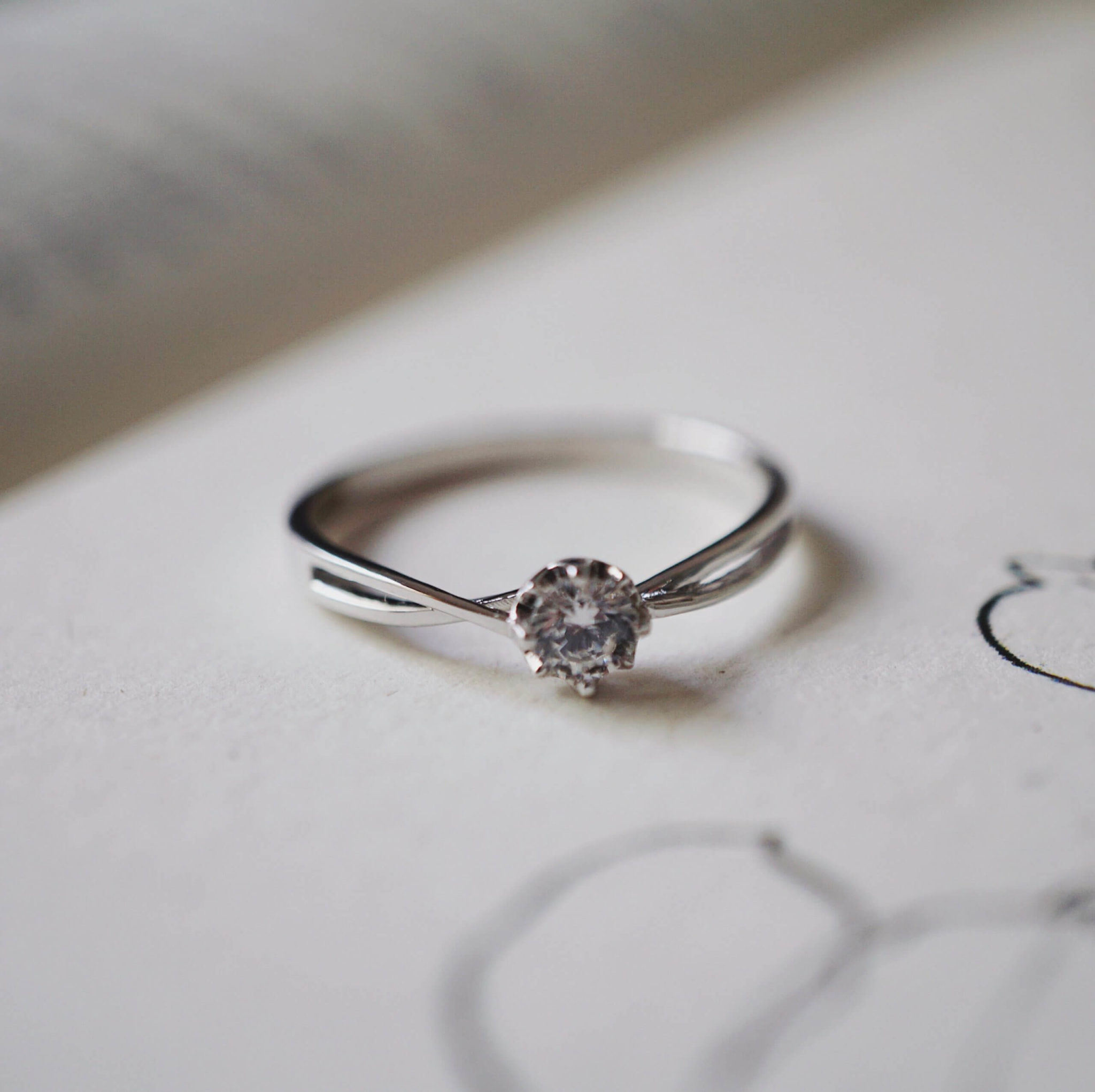 BORDER WEDDING RING – CROWN