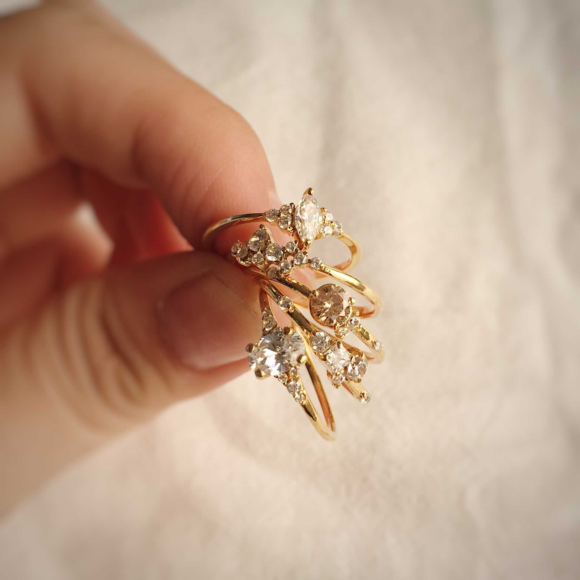 CLUSTER RING – OVAL – CROWN