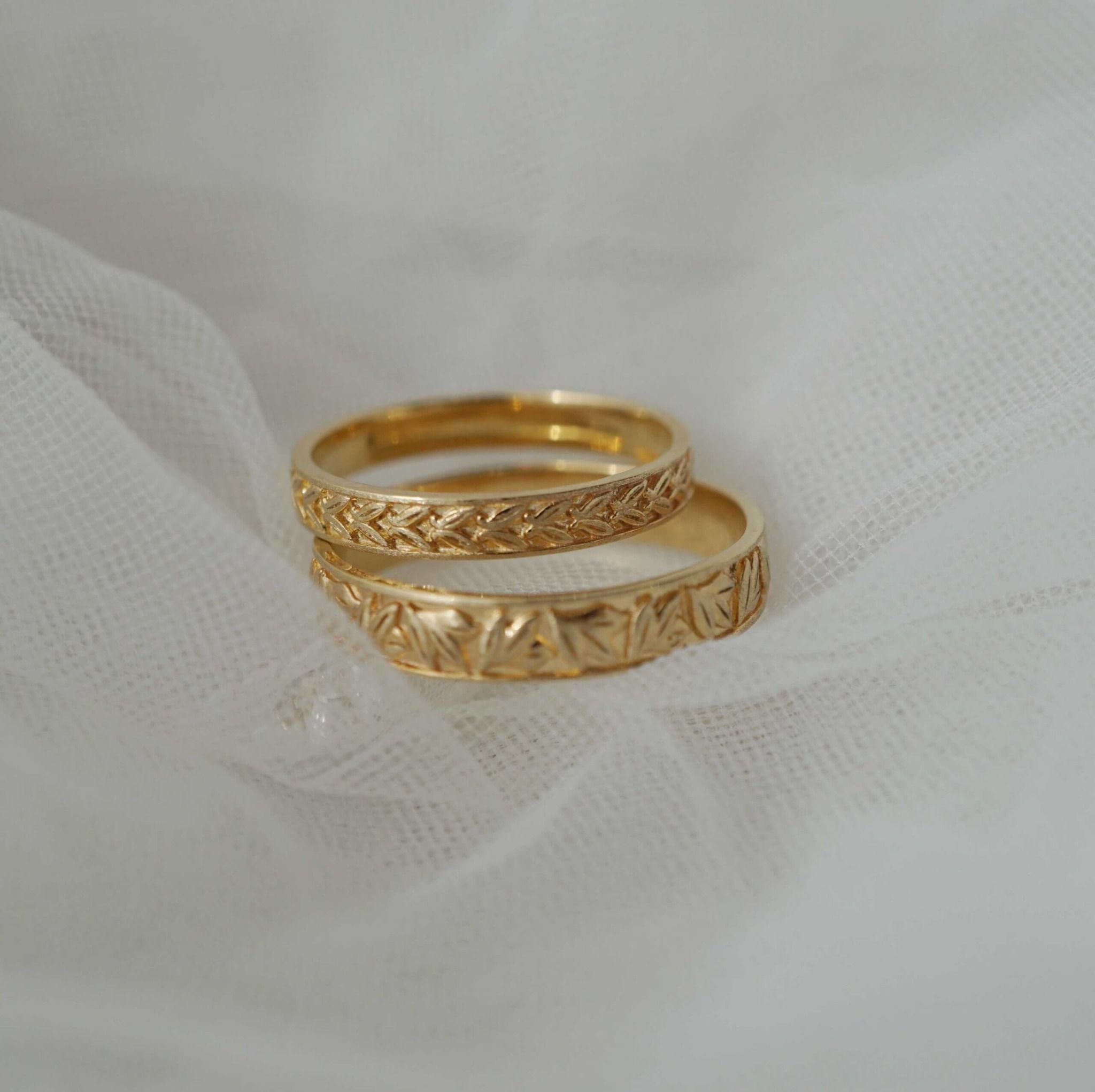 PATTERN AUTUMN LEAF BAND RING – CROWN