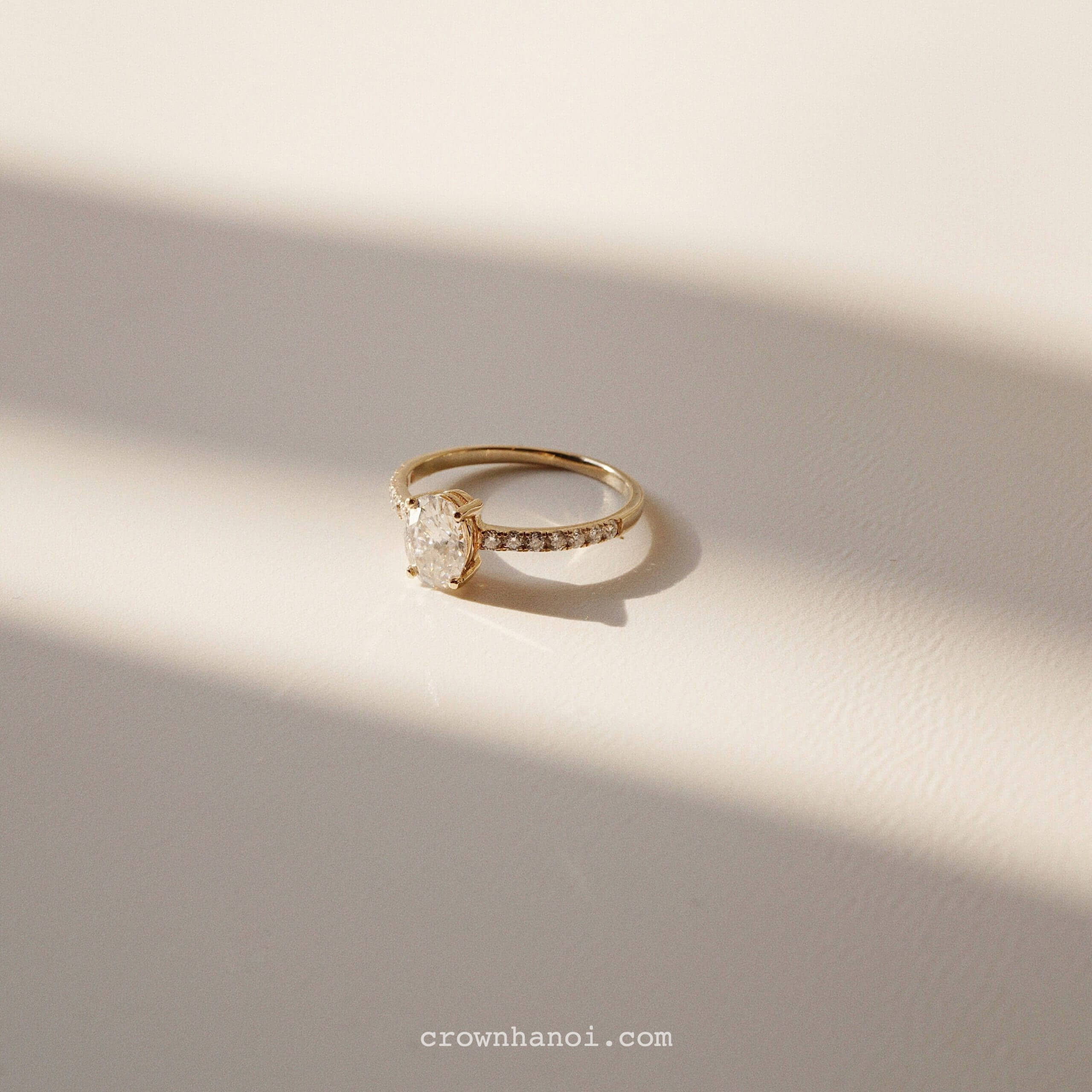 OVAL SOLITAIRE BOLD PAVE RING – CROWN