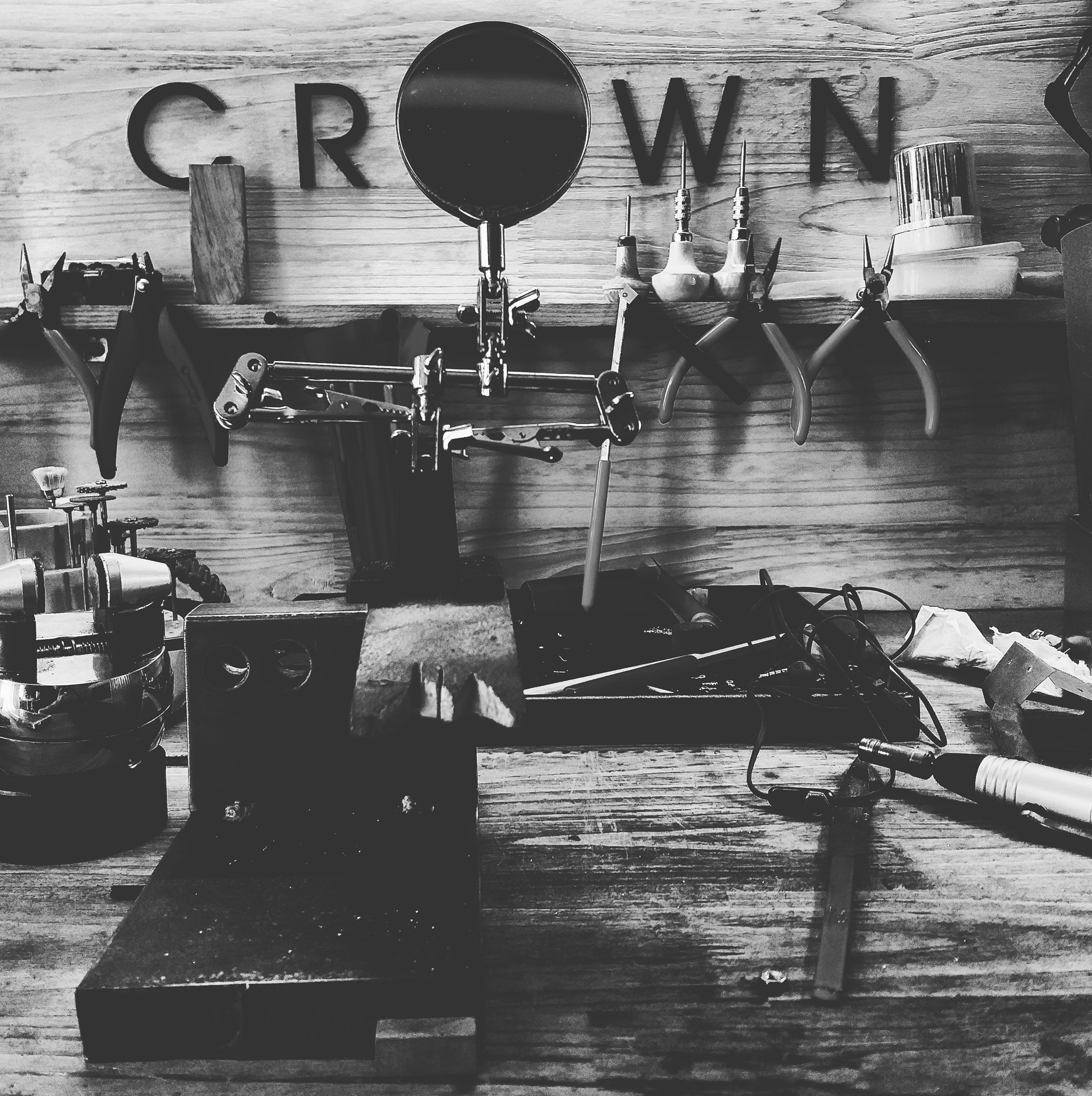 Quá trình chế tác crown – CROWN