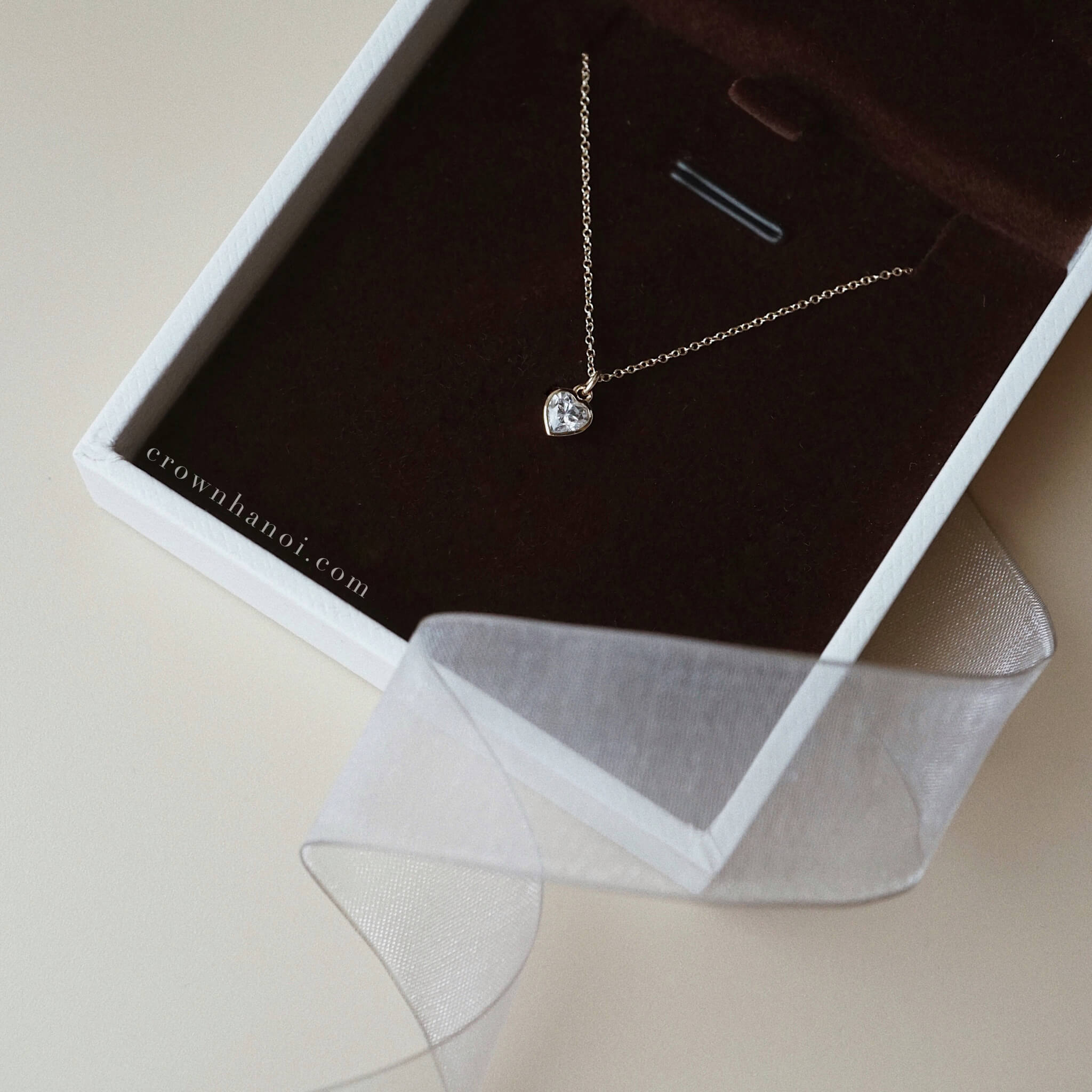 CRESCENT STONE LINK NECKLACE – 3MM – CROWN