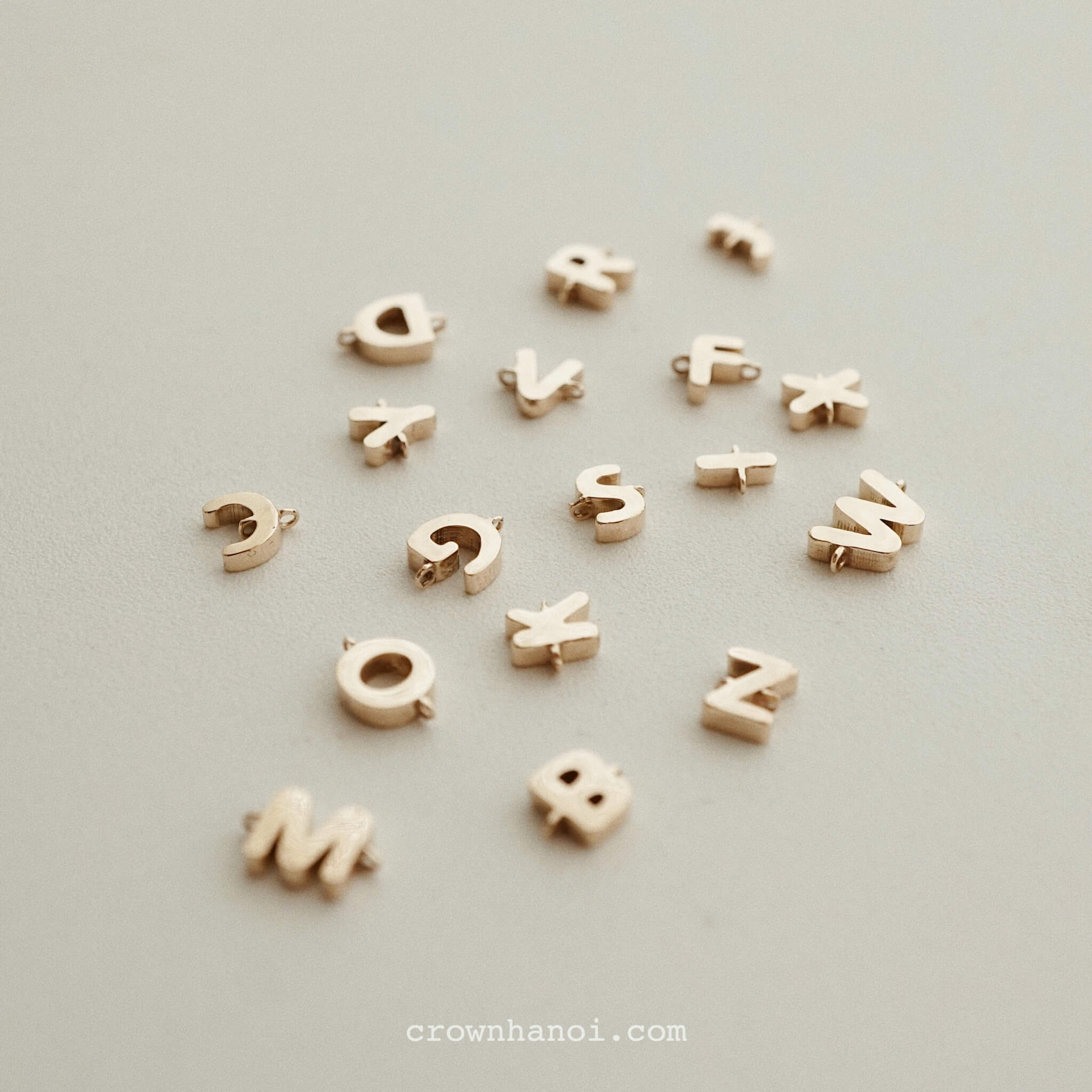 TINY LETTER LINK BRACELET – CROWN