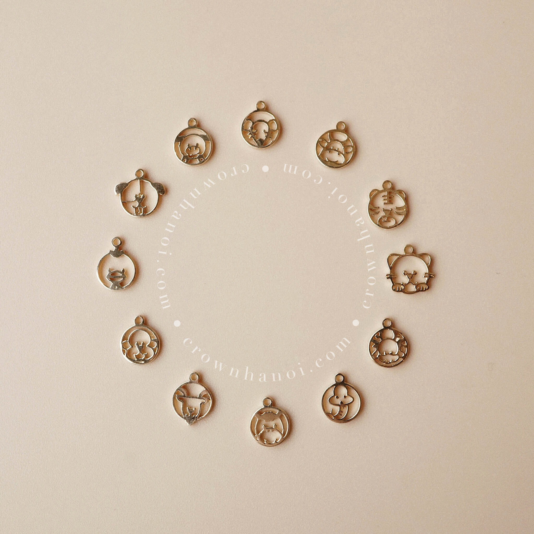 BASIC ZODIAC LUCKY STRING – CROWN