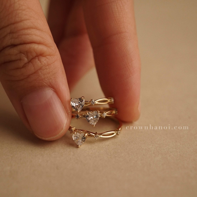 AMORE RING – HEART CRYSTAL – CROWN