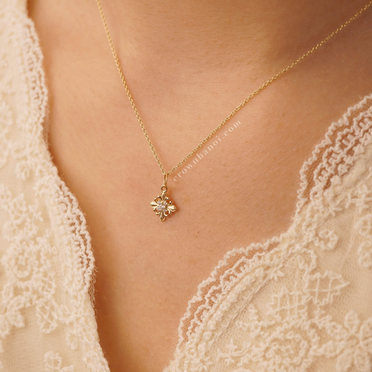 FLEUR CREST NECKLACE – CROWN