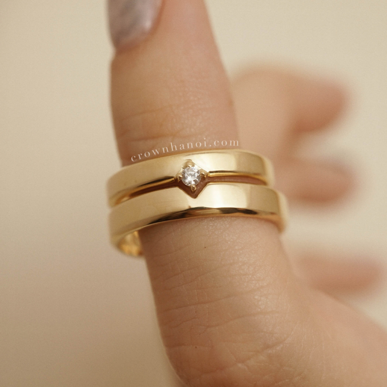 EDGE HUG COUPLE RING – CROWN
